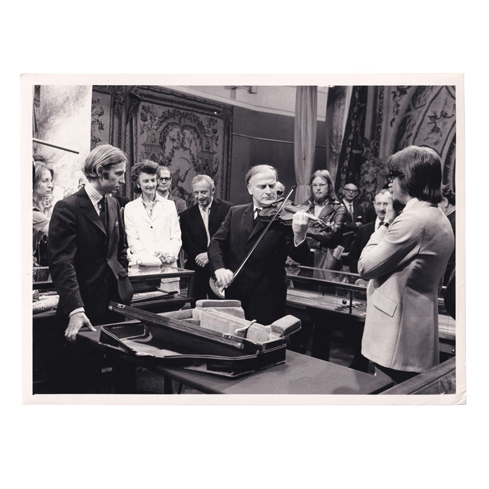 Yehudi Menuhin Plays The Lady Blunt Stradivarius - June 6th 1971 ...