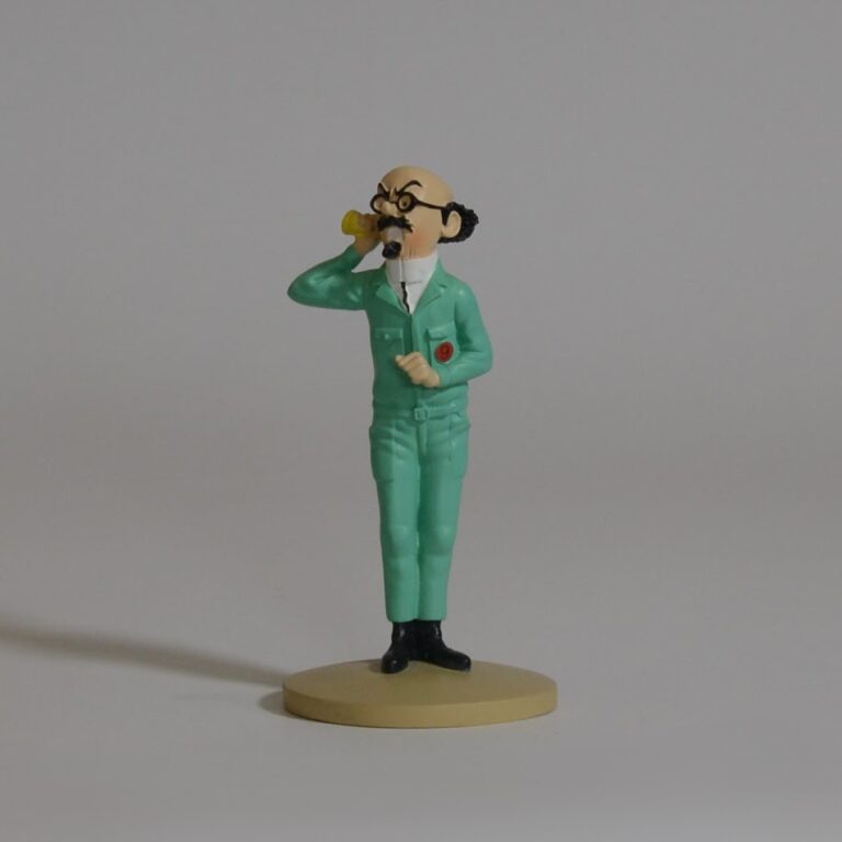 Calculus With The Ear Trumpet - Figurines Tintin La Collection ...